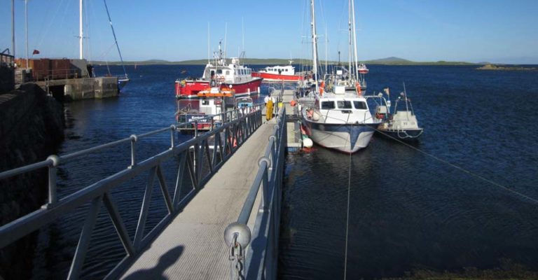 LEVERBURGH PONTOONS - Wallace Stone
